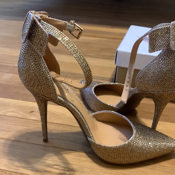 Jessica Simpson | Shoes | Jessica Simpson Gold Sparkle Heels | Poshmark